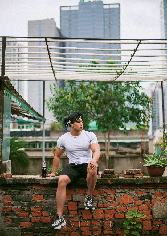Brother Sunshine Zeng Haoran: Have a nice day alone - iNEWS