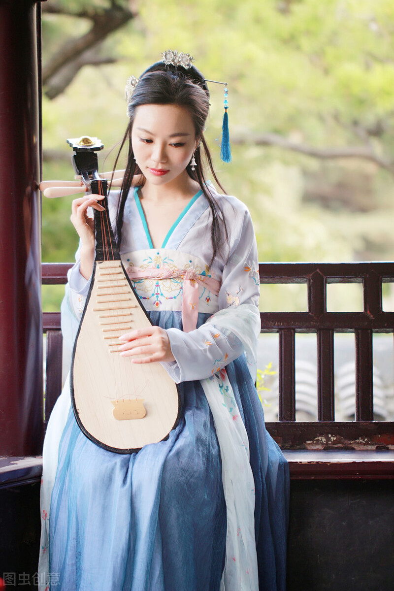 At that time, the bright moon was there, Zeng Zhao Caiyun returned - iNEWS