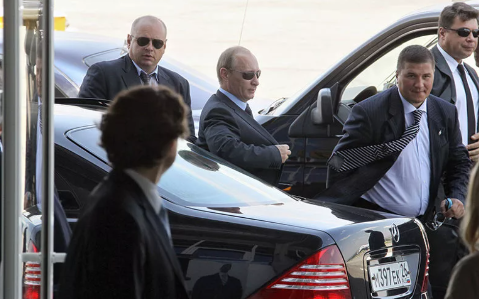 The bodyguard of Putin the Great is not allowed to be outstanding in ...
