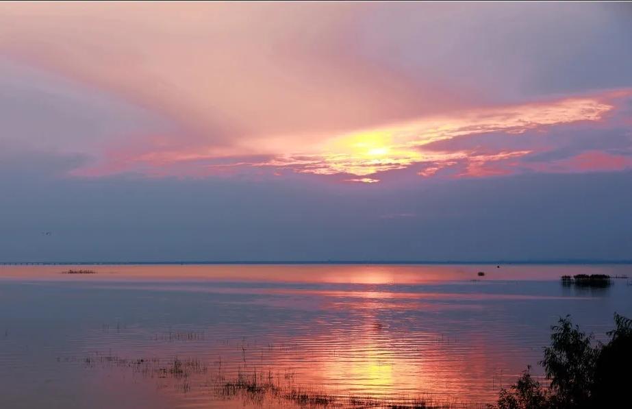 In early autumn, come to Huyang to see the colorful Shijiu Lake~ - iNEWS
