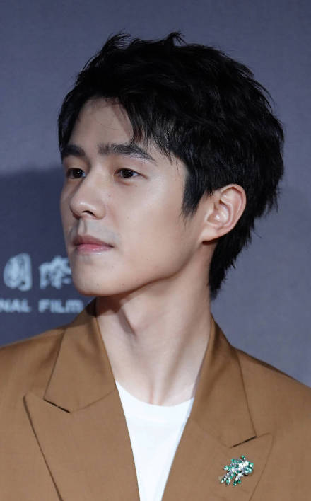 The actor's makeup status: Zhang Yixing is grounded, Li Xianxian is old ...