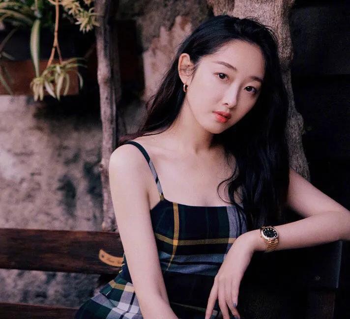 Jiang Mengjie Hot Photo Album - iNEWS