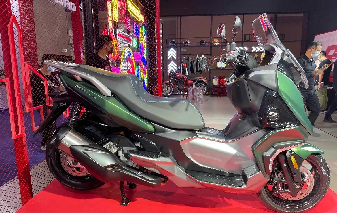 BMW C400 has another brother?Qianjiang 350T came to report - iNEWS