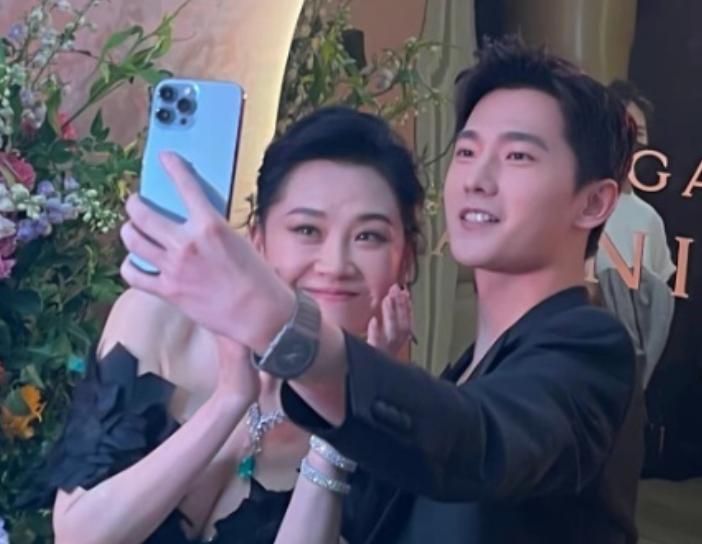52-year-old Xu Qing and 30-year-old Yang Yang can be regarded as two ...