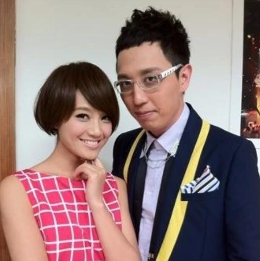 One brother, Hua Shao, became a reporter reporting the typhoon, wearing ...