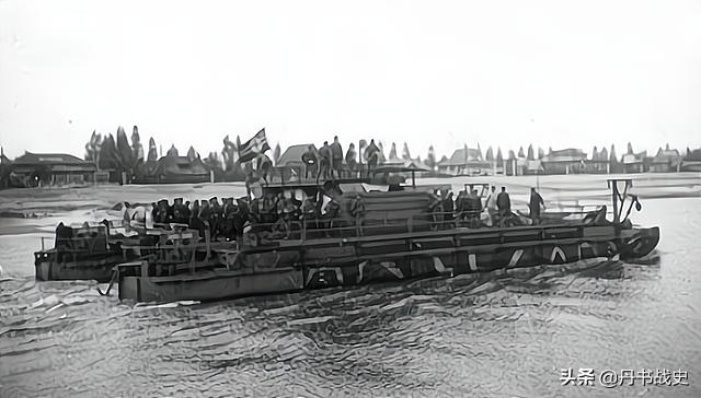 It is a transport ship, an anti-aircraft turret, a fire support ship ...