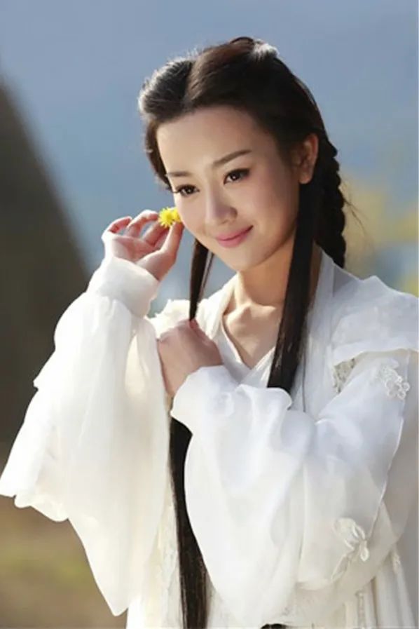 After plastic surgery, when Xiaosan was banned, she married idol, and ...
