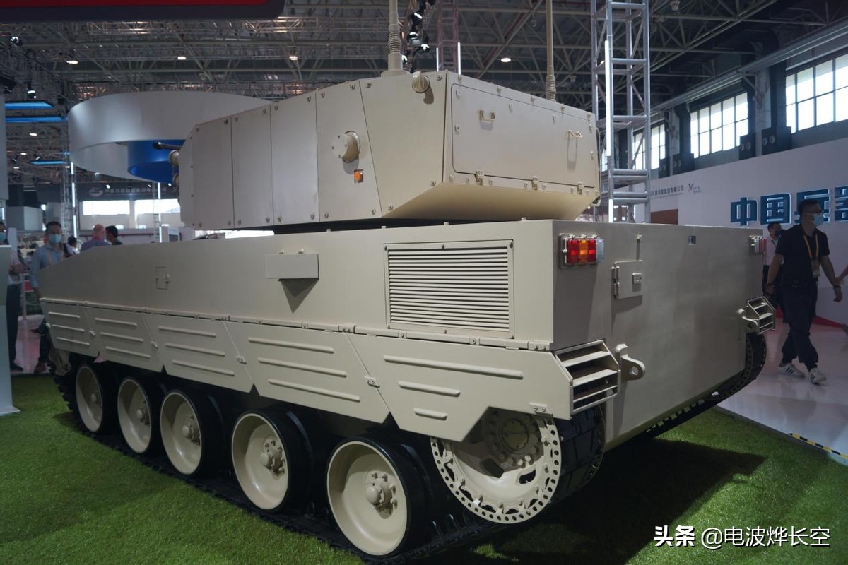 The domestic heavy unmanned combat vehicle made its first appearance ...