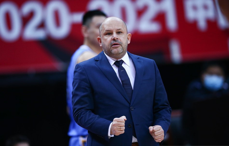 In the finale, Shenta renews the contract to stay in the team, and ...