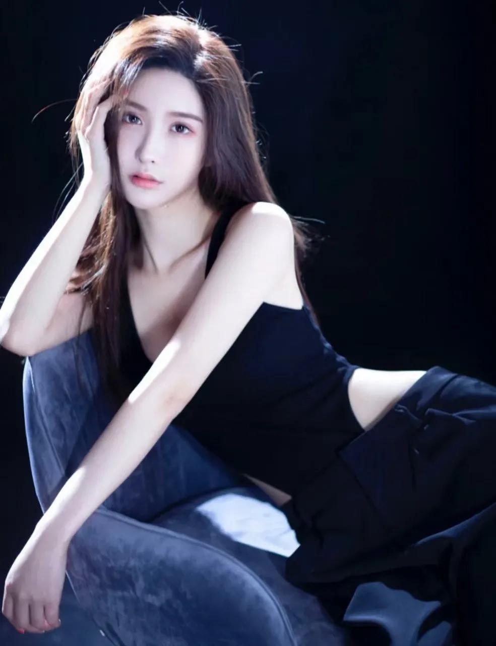 Angel model with good looks - iNEWS