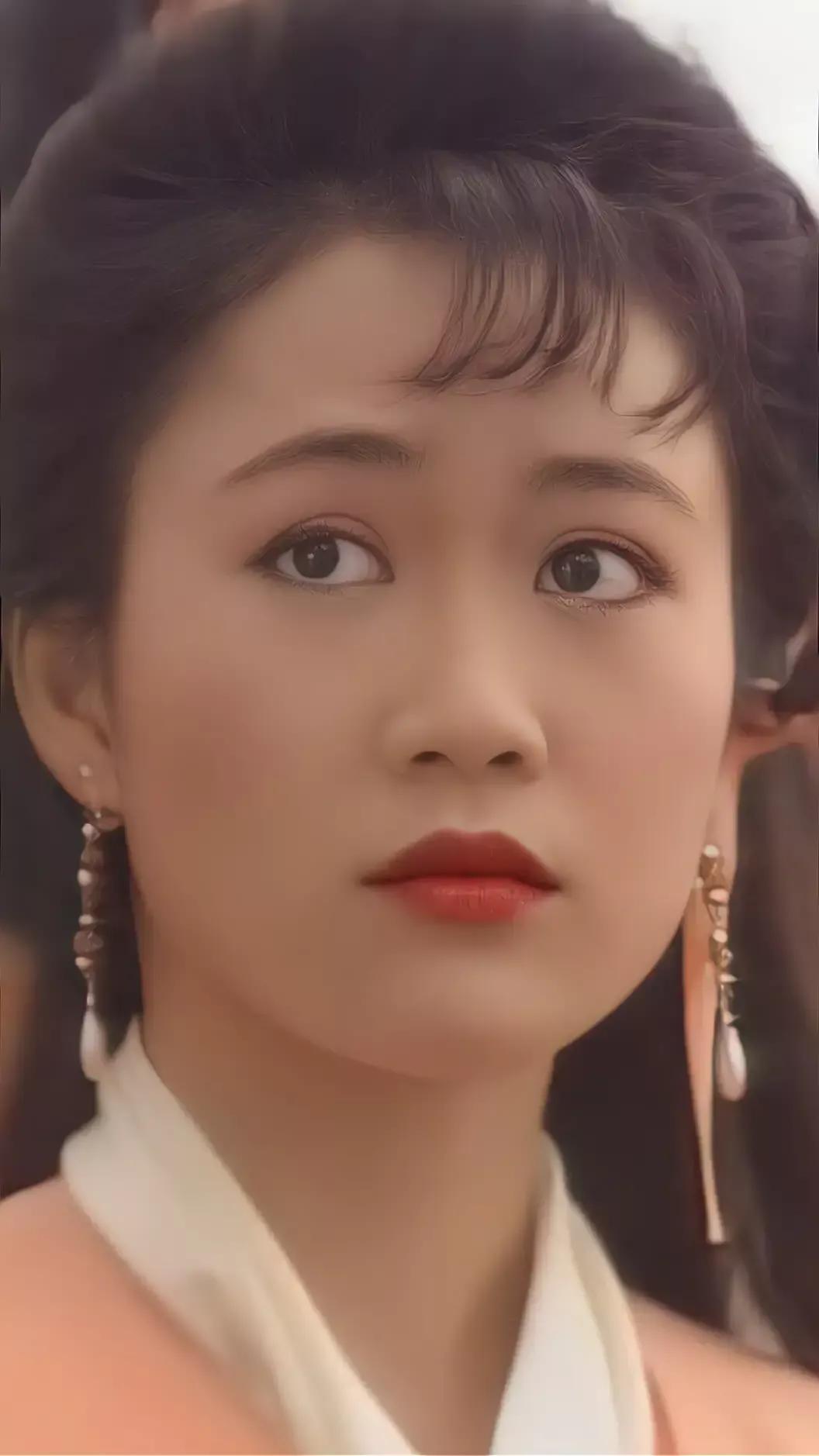 Qian Jiao Bai Mei Liang Xiao Bing - iNEWS