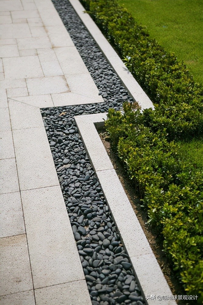 Courtyard landscape design: drainage ditch style and detail treatment ...