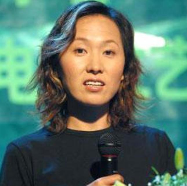 Track and field champion Wang Junxia: Three marriages and two "scumbags", the 47-year-old is all ...