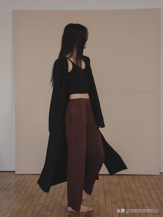 No matter how lazy women are, they should wear little black trousers ...