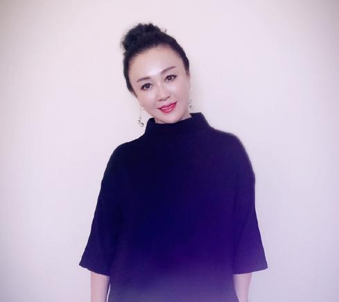 "The Most Beautiful Daji" Fu Yiwei, 57 years old, looks young with ...