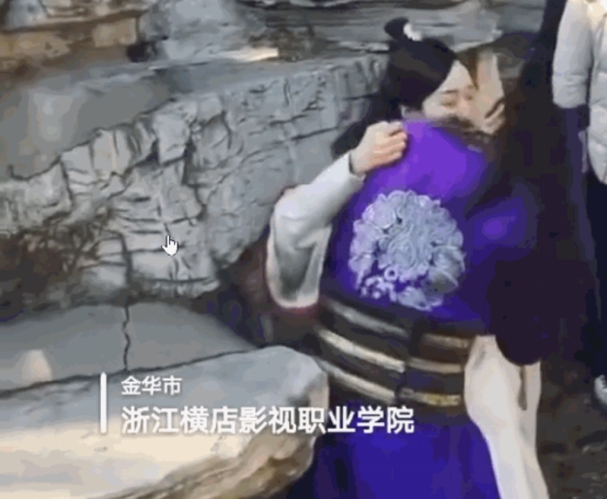 Revealing the difficult kiss scene in Hengdian, the actress was so ...