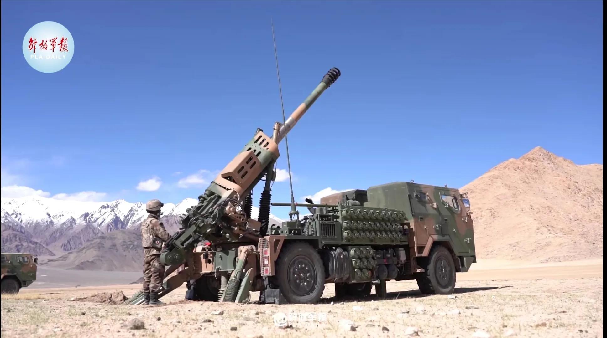 The PCL161 truck artillery of the Xinjiang Military Region "strikes ...
