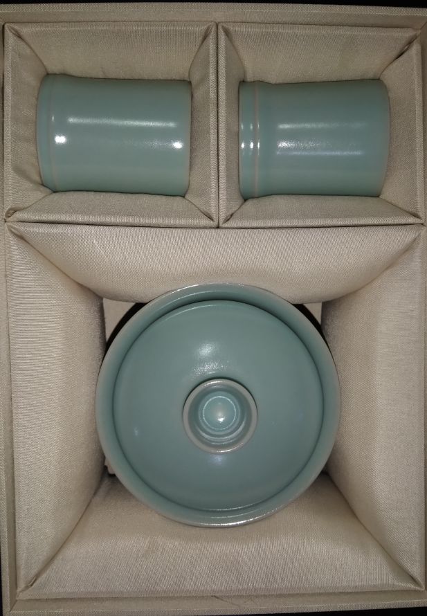 Zhao Yanlin: Focus on the traditional skills of Ru porcelain, never ...