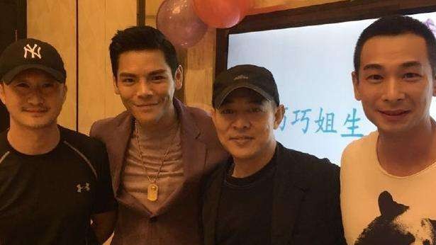 Xinfang Shiyu's 28 debut debut is too red?Dawei Tianlong slashes thorns ...