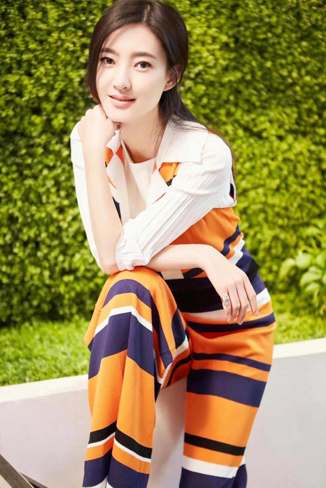 Lin Yuner's beautiful breasts Tong Liya Wang Likun Lin Chiling's ...