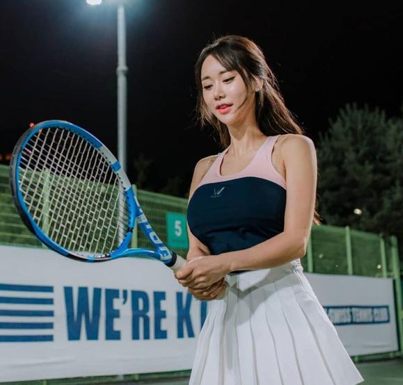 120 pounds of school flower model, she wants food and figure, fitness ...