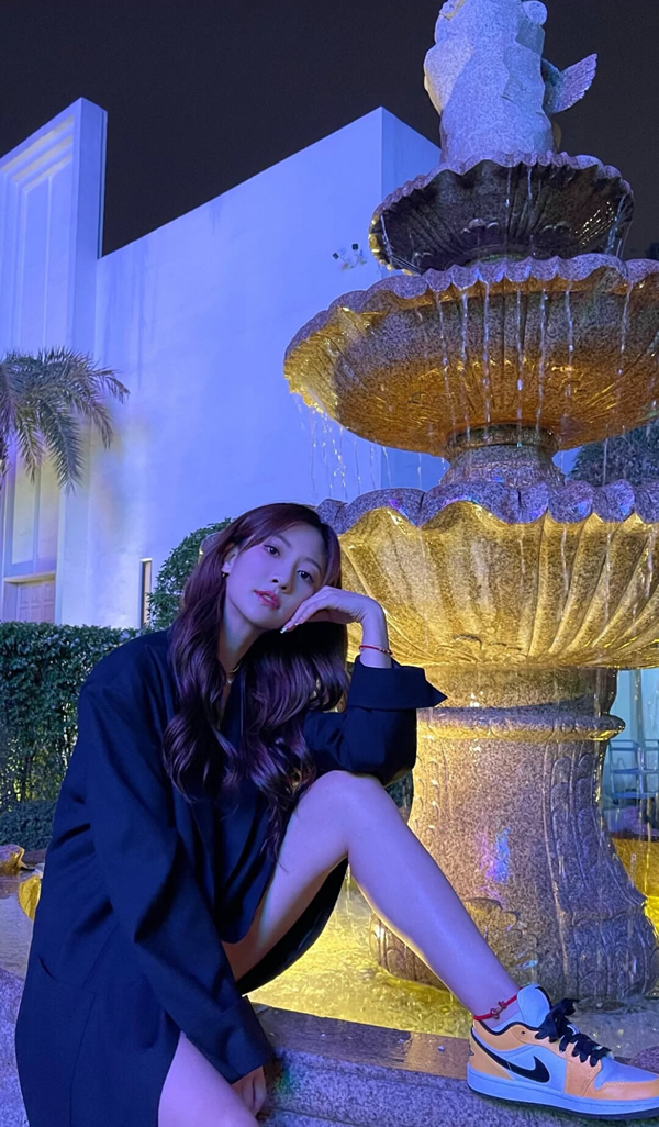 Treasure girl!He confessed in the backlight, full of aura, "old actor ...