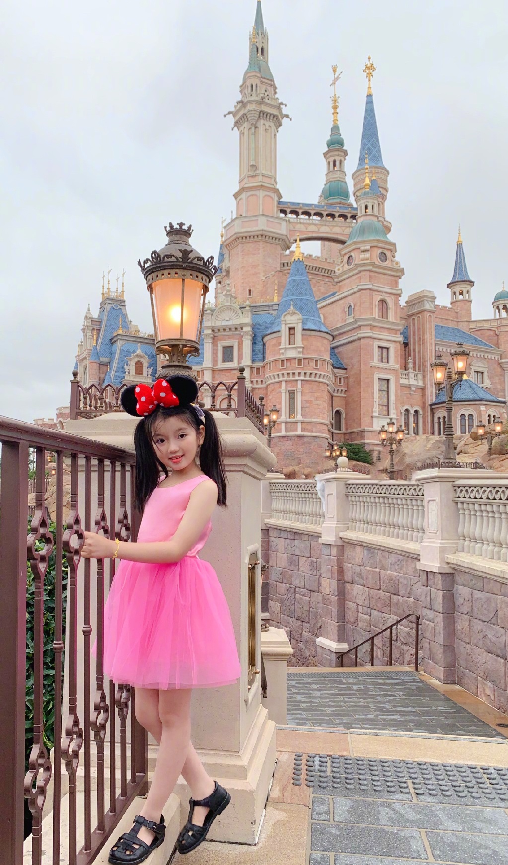 Dong Li Alalei got together for Father's Day. The father and daughter ...