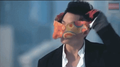 "De-violence": I know how to catch a thief, but why is the bath towel ...