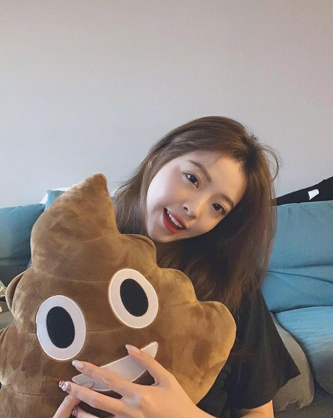 "Princess Huayi" Wang Wen also entered the entertainment industry, causing controversy. What ...