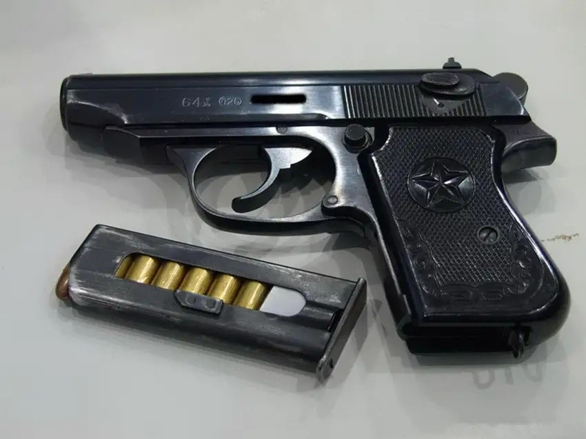 The 77-style pistol: a wonderfully loaded structure and various defects ...