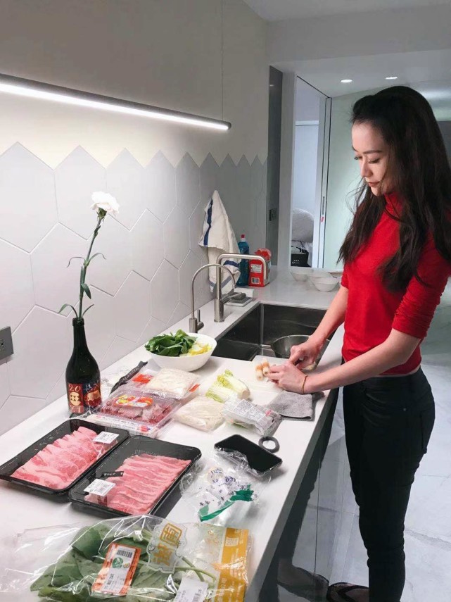 Sun Guohao and his wife celebrated their beloved daughter's birthday ...