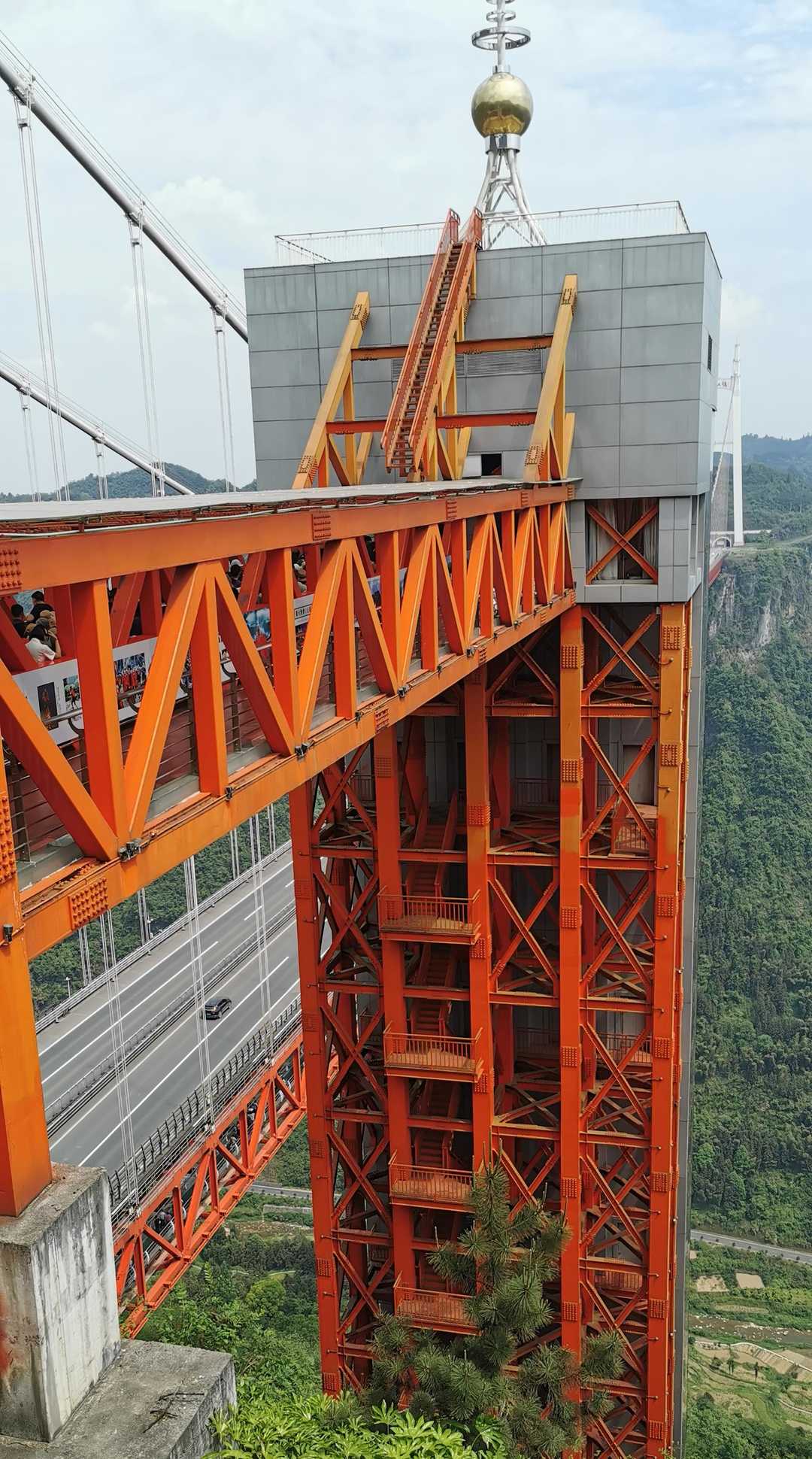 Visit the scenic area of Aizhai Bridge - iNEWS