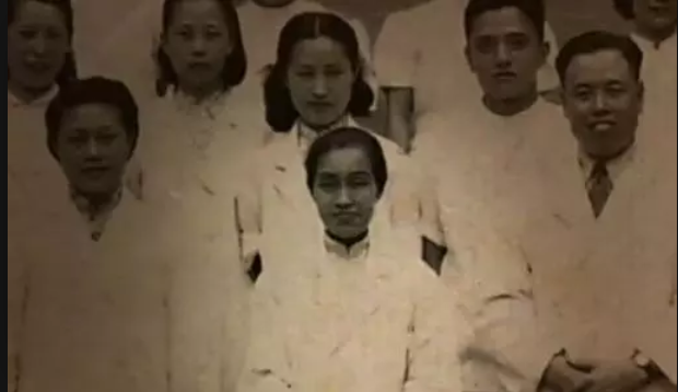 Lin Qiaozhi: The top doctor of Xiehe Hospital, was invited to attend the founding ceremony, but ...