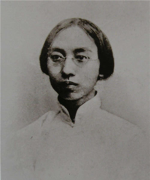 She is the white moonlight in a man's dream, but unexpectedly this ...