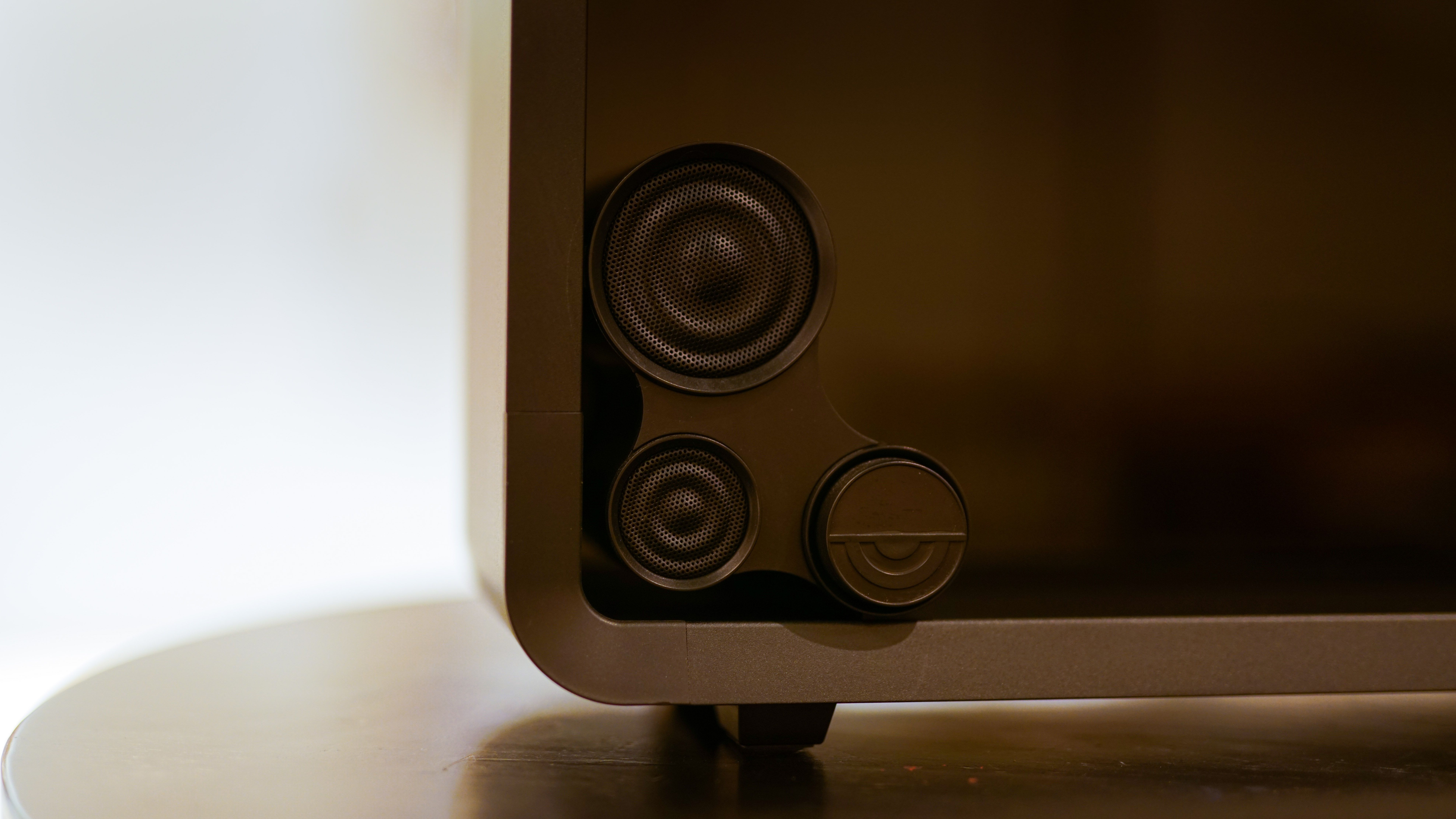 Who says speakers can only listen?Lyiew's Pro3 immersive subtitle ...