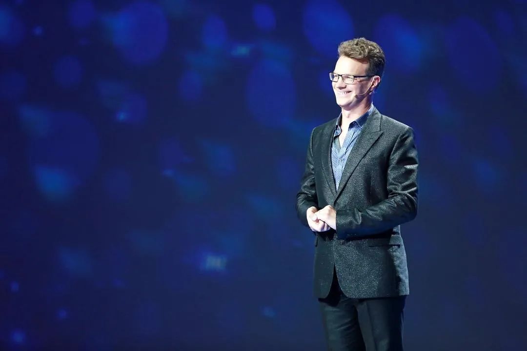 Was awakened by Feng Gong's words, after leaving China, cross talk ...