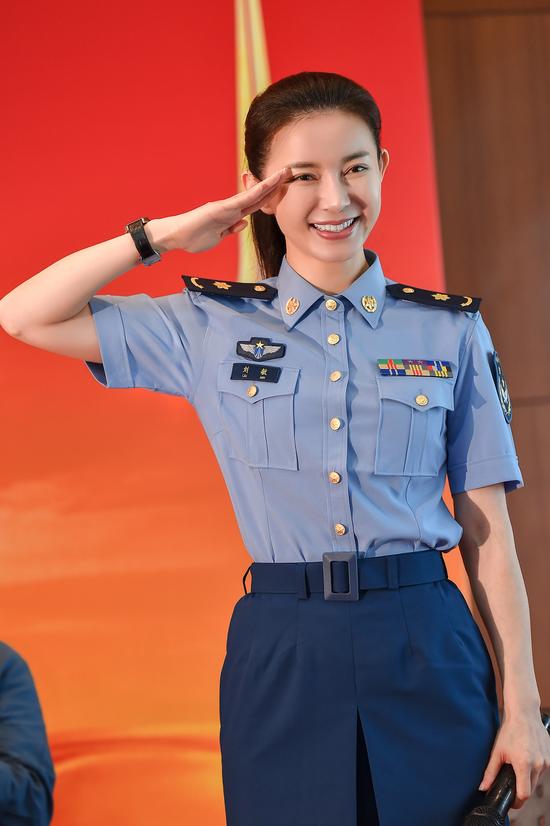 Liu Min, film and television actress, host - iNEWS