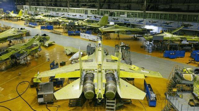The production line of the Russian fighter jet manufacturing plant is ...