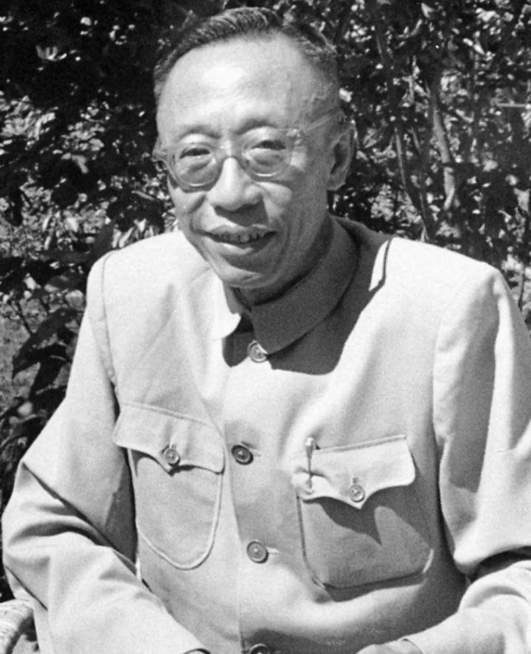 In 1967, after Puyi's death, what was the standard for burial?Premier ...