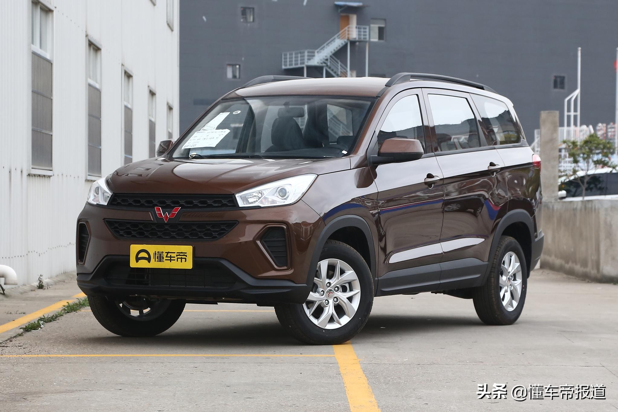 New interior design, the new JAC Refine M3 officially launched at ...