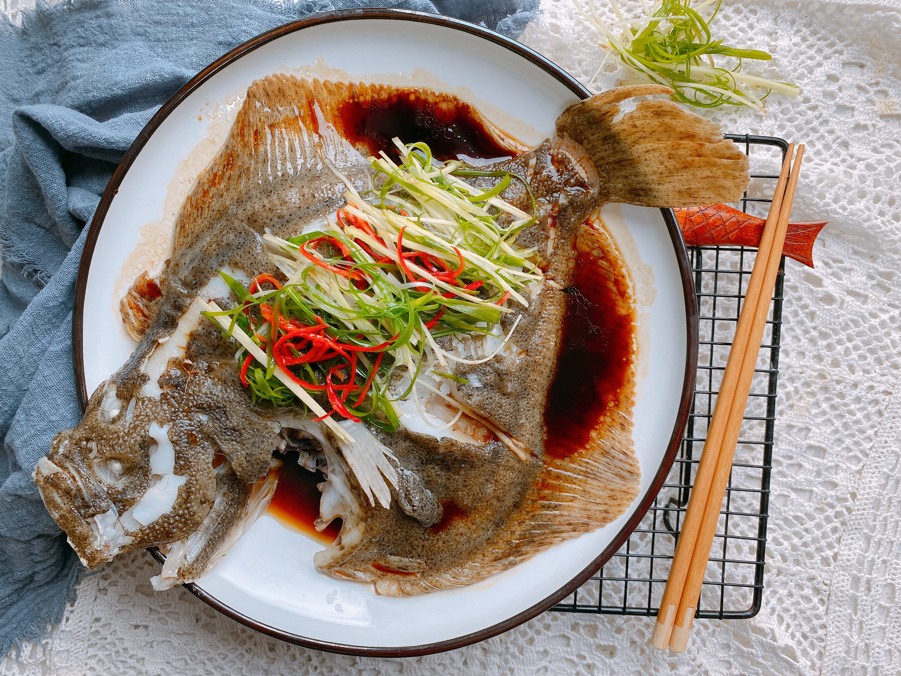 Steamed Turbot fish, keeping in mind the "2 elements", a simple ...