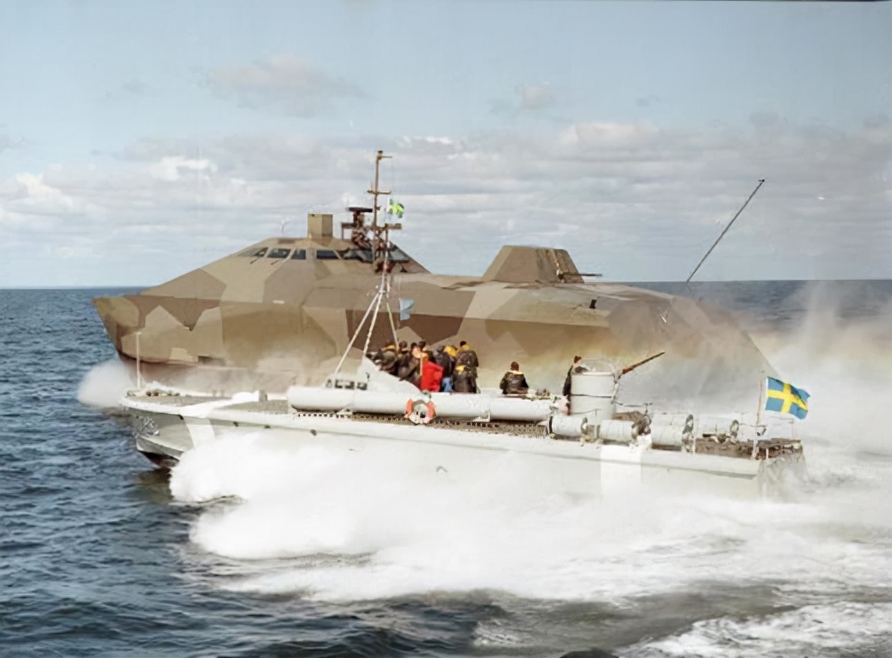 The Swedish stealth ship Smig, the technical predecessor of the Visby ...