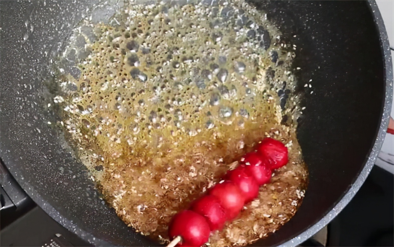 If you want to eat candied haws, you don't need to spend money to buy ...