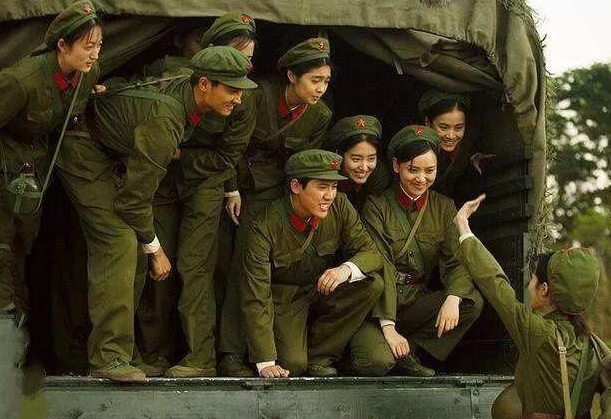 The charm of Chinese military uniforms is so great that not only the ...