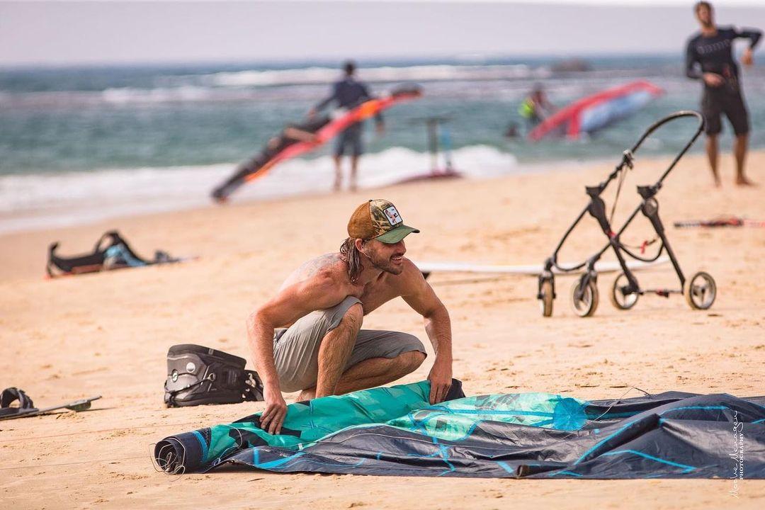 Israeli male model with strong face, full of tendons, perfect lines ...
