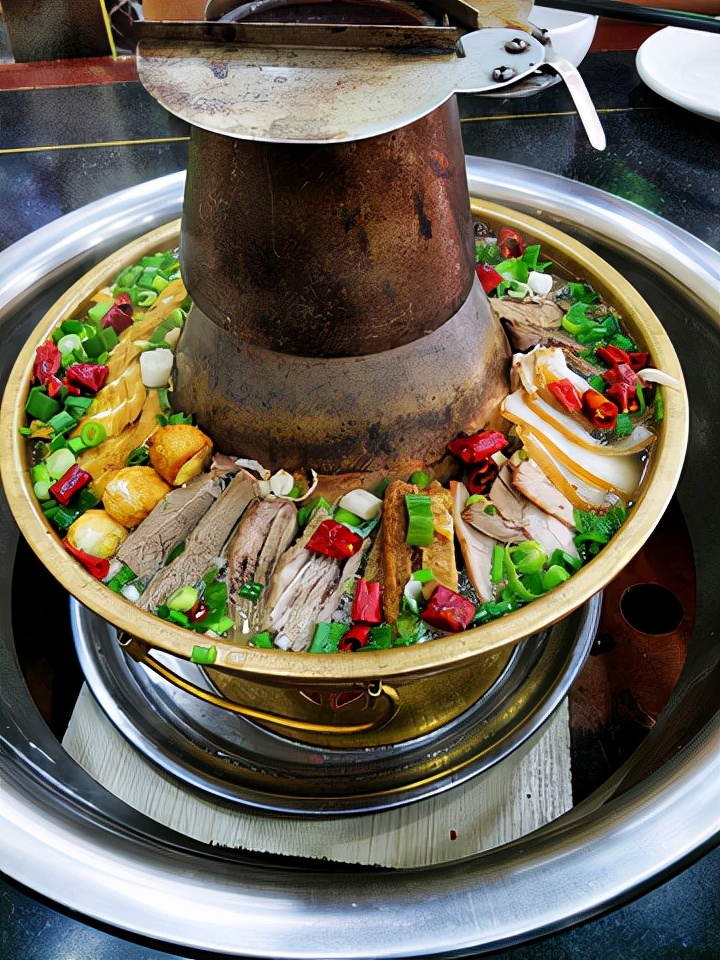 Xinjiang soil hot pot, full of fragrant, nutritious and delicious - iNEWS