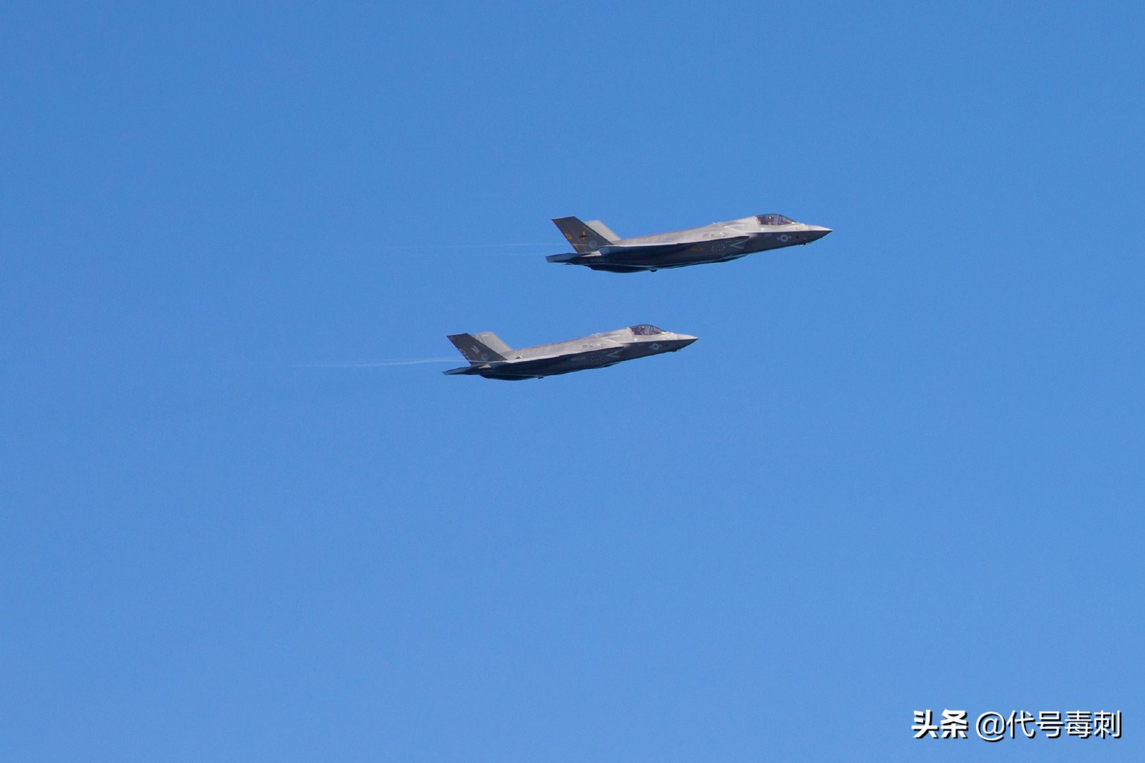 alert!The 4th-generation fighter F35 takes off and landed for the first ...