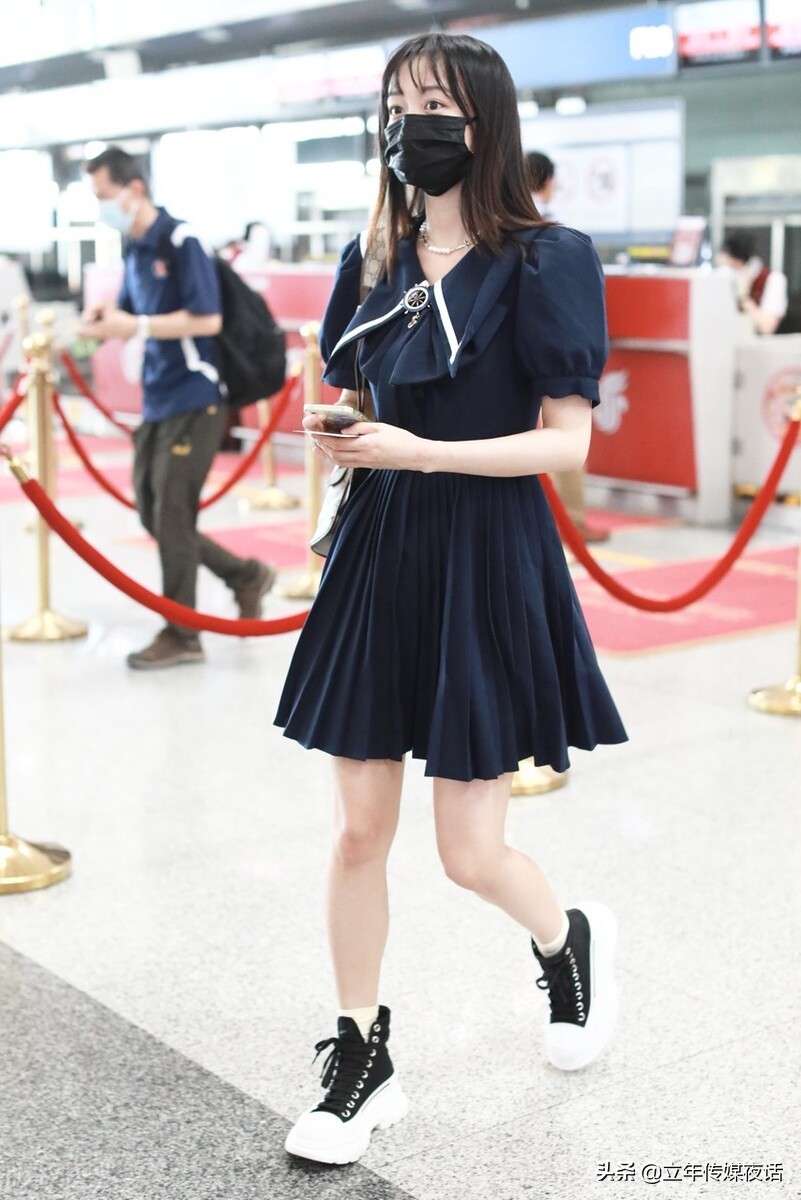 He Hongshan, "A Qiang on the Street", "The Jumping and Beautiful", "The ...