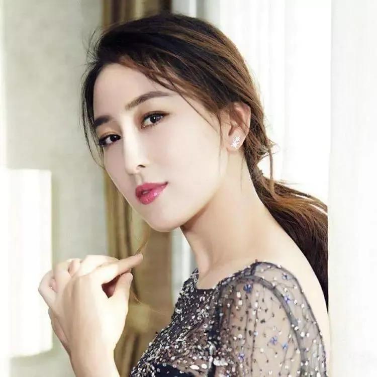 Competing among 50 beauties, Ying Bao is still the most beautiful - iNEWS