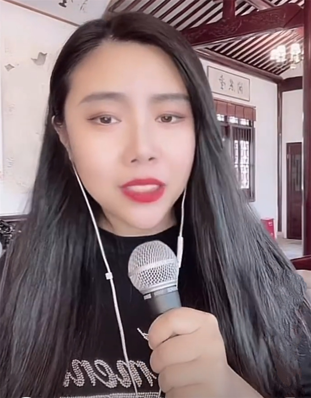 Ji Minjia's live singing was pitiful by netizens, and I responded ...